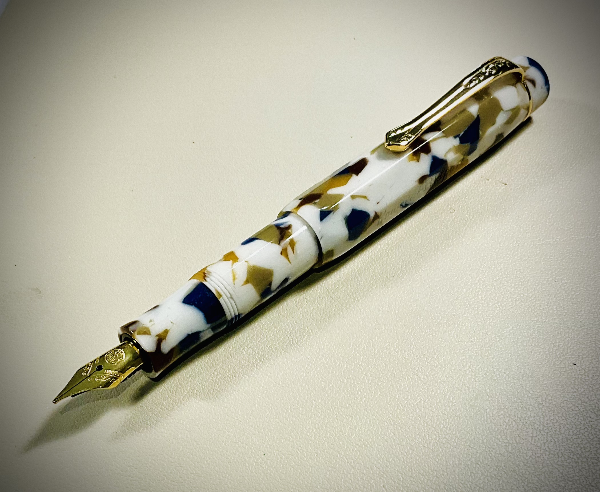 Floored by a pen – Pen Paint and Scalpel