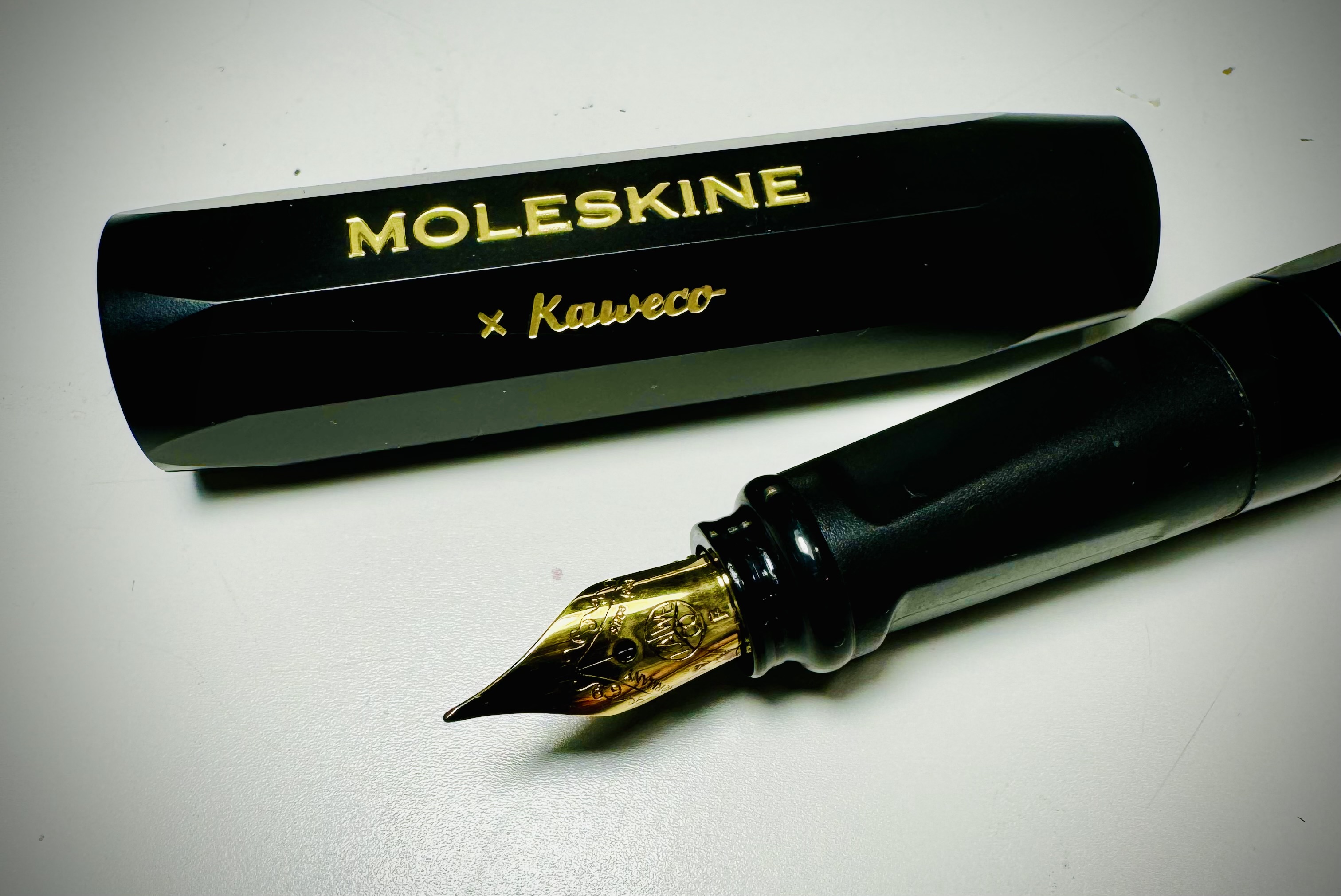 It can really give you the creeps – Pen Paint and Scalpel